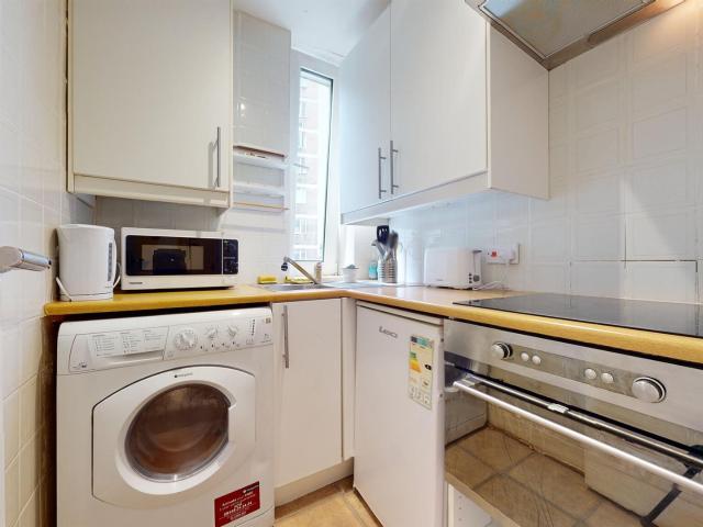 Apartment at Sloane Avenue, Greater London