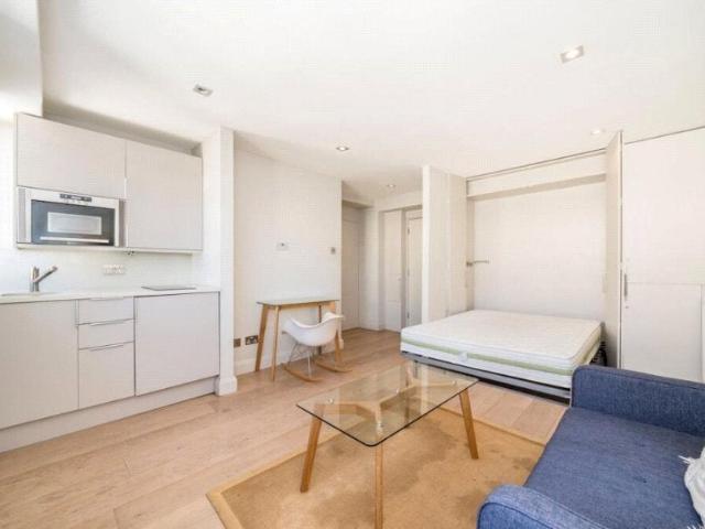 Apartment at Sloane Avenue, Greater London