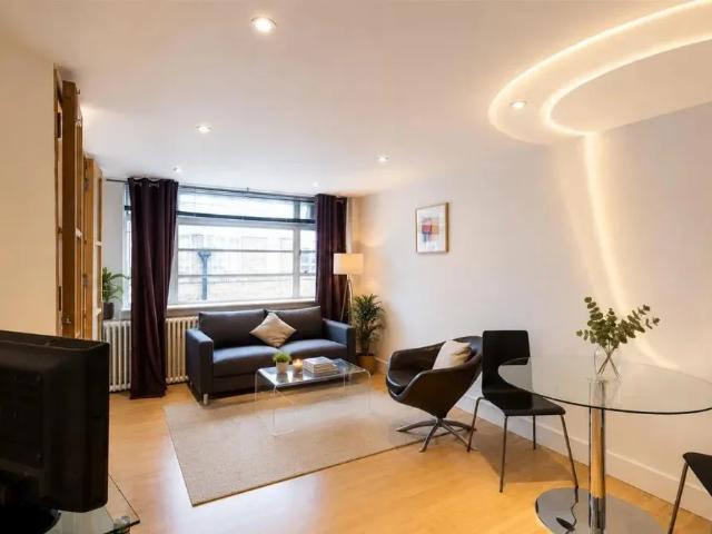 Apartment at Sloane Avenue, Greater London