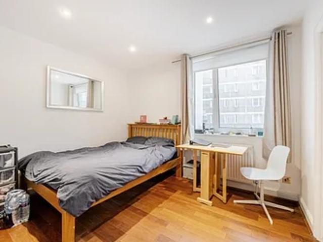 Apartment at Sloane Avenue, Greater London