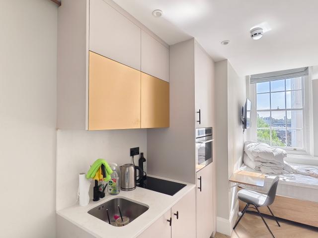 Apartment at Sloane Avenue, Greater London