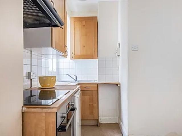 Apartment at Sloane Avenue, Greater London