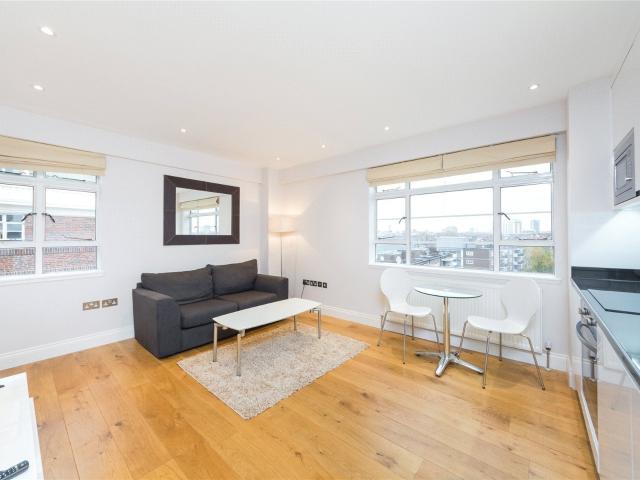 Apartment at Sloane Avenue, Greater London
