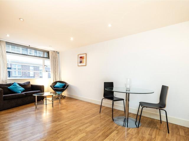 Apartment at Sloane Avenue, Greater London