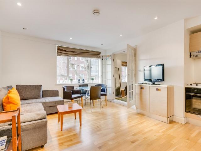 Apartment at Sloane Avenue, Greater London