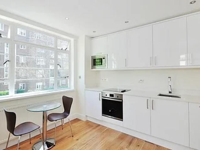 Apartment at Sloane Avenue, Greater London