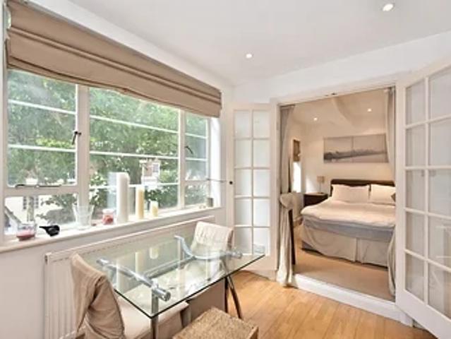 Apartment at Sloane Avenue, London