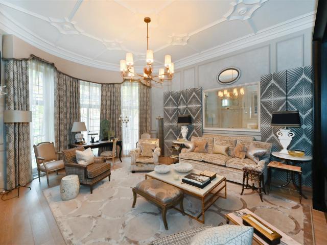 Apartment at Sloane Court West, Greater London