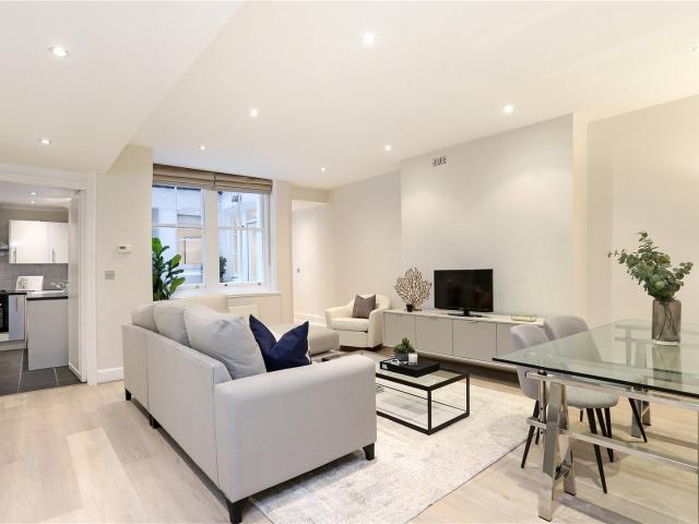 Apartment at Sloane Gardens, Greater London