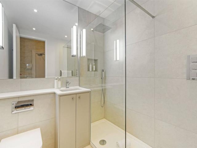 Apartment at Sloane Gardens, Greater London