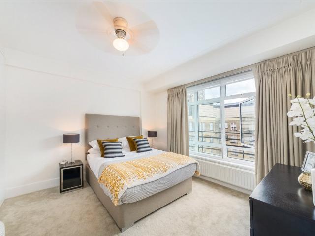 Apartment at Sloane Street, Greater London