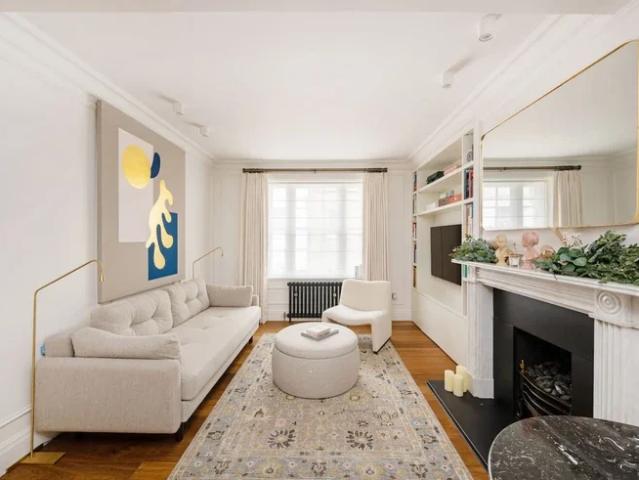 Apartment at Sloane Street, Greater London