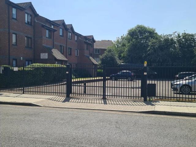 Apartment at Spa Court, Greater London