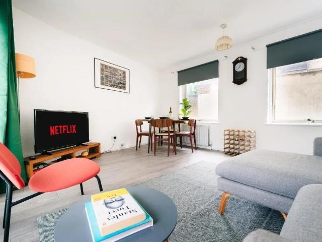 Apartment at Spa Road, Greater London