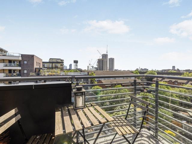 Apartment at Spa Road, Greater London