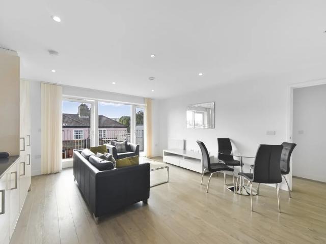 Apartment at Spa Road, Greater London