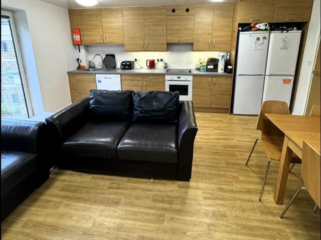 Apartment at Sparkford Close, Winchester