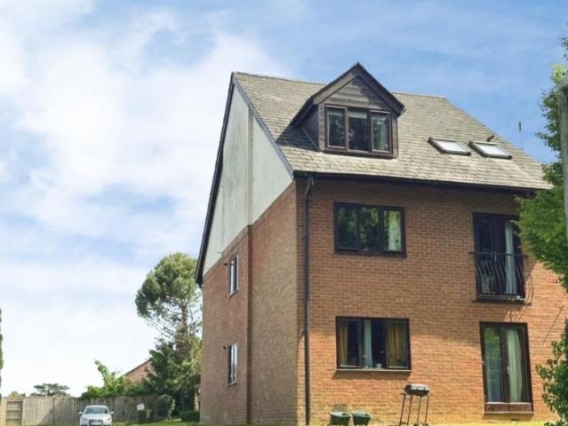 Apartment at Speen Lane, Newbury