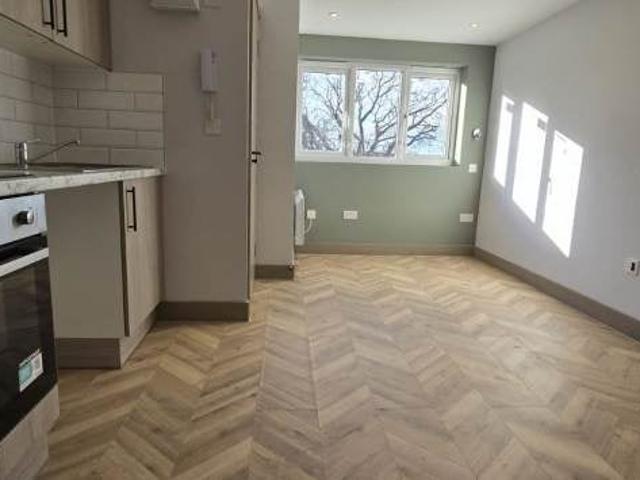 Apartment at Spelthorne Lane, Borough of Spelthorne
