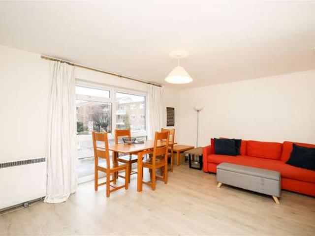 Apartment at Spencer Hill Road, Greater London