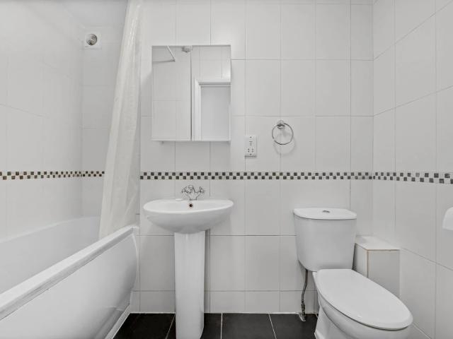 Apartment at Spencer Hill Road, Greater London