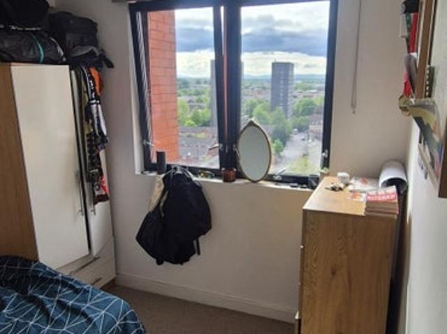 Room at Spinners Way, Manchester