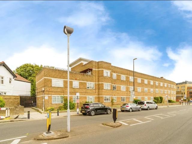 Apartment at Spring Grove Road, Greater London