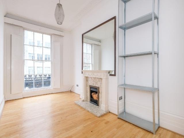 Apartment at Spring Street, City of Westminster