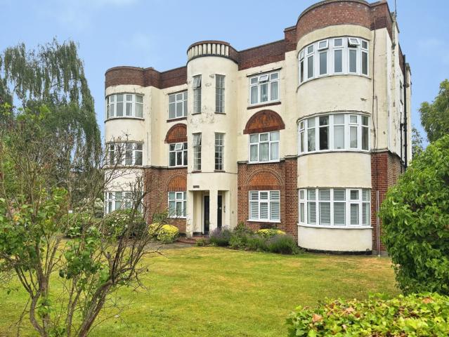 Apartment at Springfield Gardens, Greater London