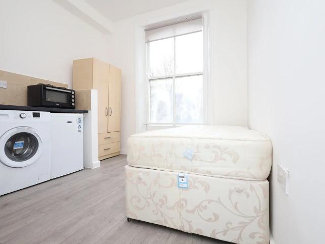 Apartment at Springfield, Greater London