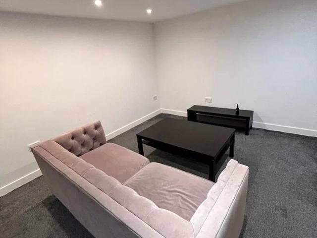 Apartment at Springlodge Place, Bradford