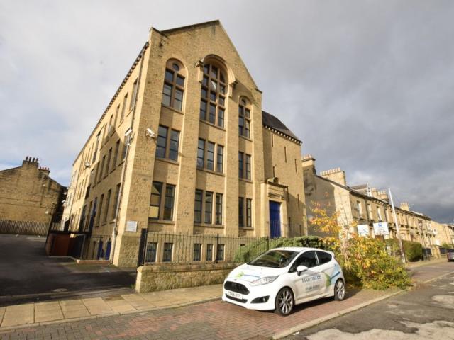 Apartment at Springwood Avenue, Kirklees