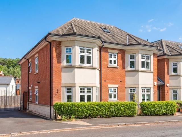 Apartment at Springwell Cottages, Woking