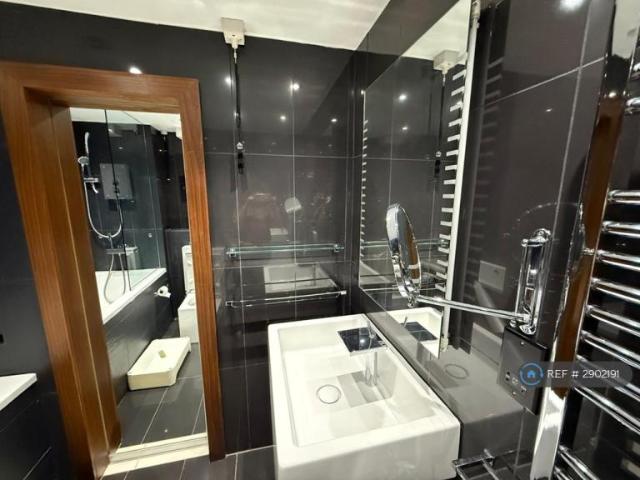 Apartment at Stubbs Drive, Greater London