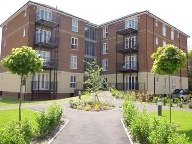 Apartment at St. Catherine's Close, Greater London