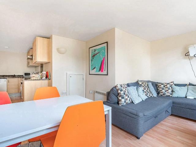 Apartment at St Andrew's Road, Greater London