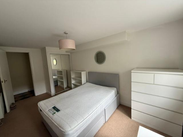 Apartment at St Andrew's Square, Glasgow