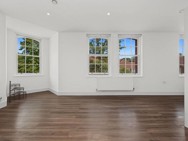 Apartment at St Ann's Road, Greater London