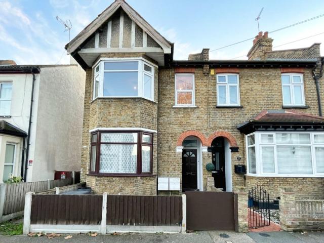 Apartment at St Ann's Road, Southend on Sea