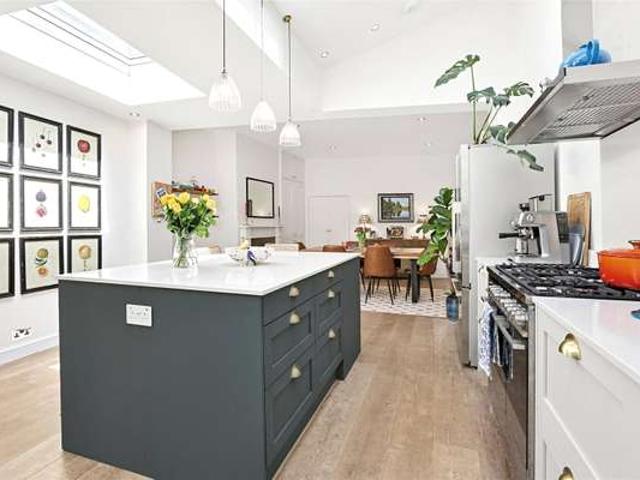 House at St. Albans Avenue, Greater London
