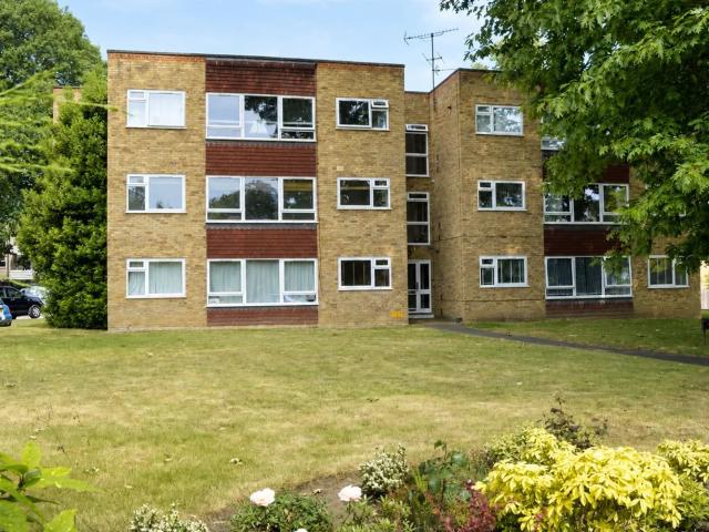 Apartment at St George’s Avenue, Elmbridge