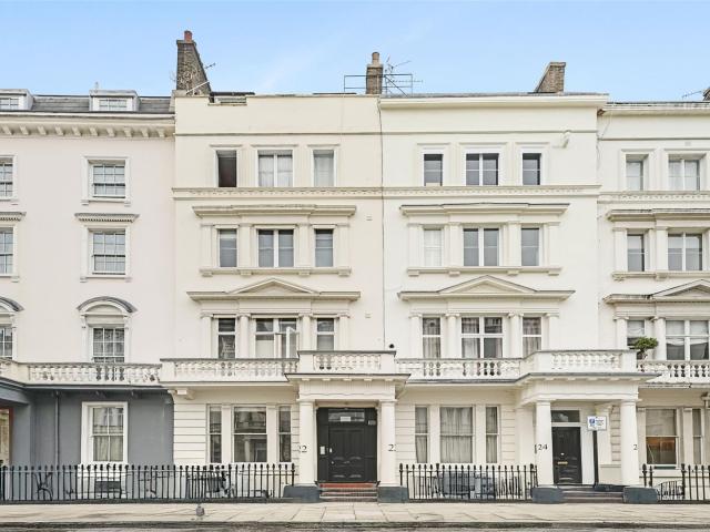 Apartment at St George's Drive, City of Westminster