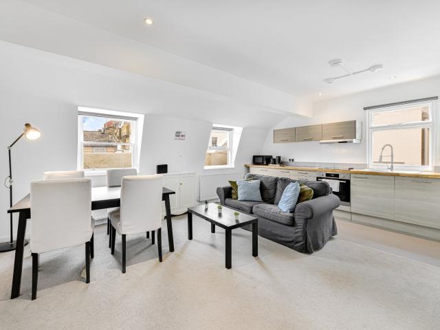 Apartment at St George's Drive, City of Westminster