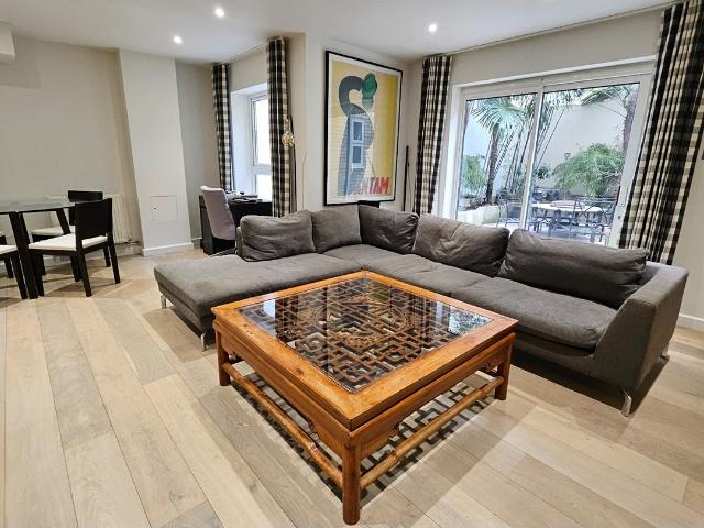Apartment at St George's Square, City of Westminster