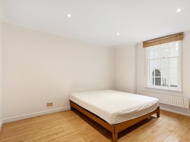 Apartment at St George's Square, City of Westminster
