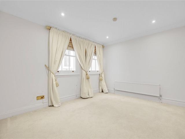 Apartment at St George's Square, City of Westminster