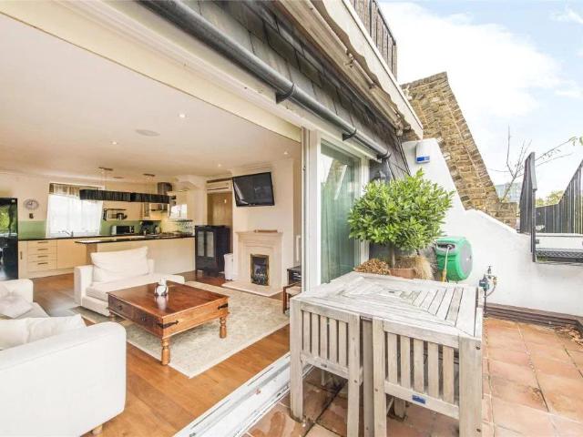 Apartment at St Georges Square, Greater London