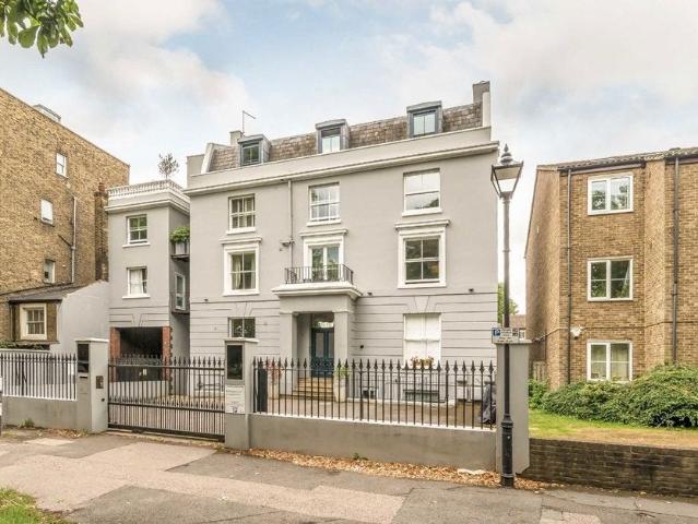Apartment at St Gerards Close, Greater London