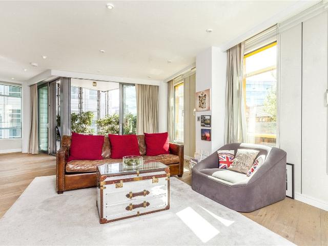 Apartment at St Giles High Street, Greater London