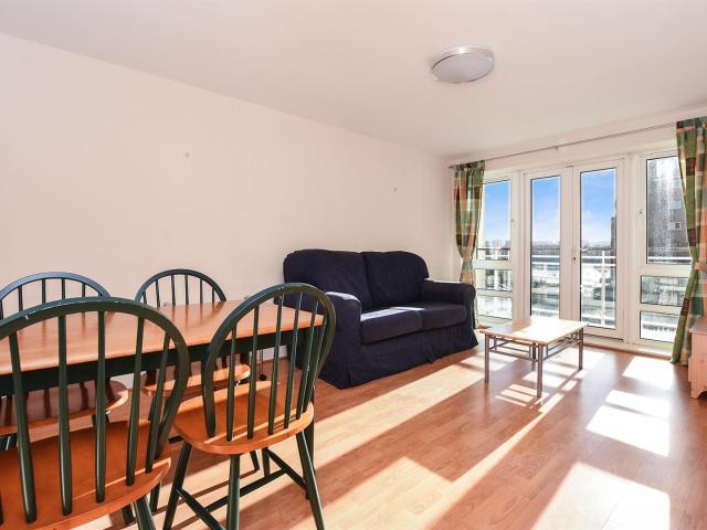 Apartment at St. Davids Square, Greater London